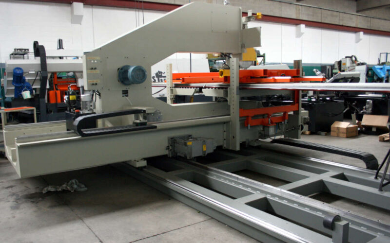 Advanced and reliable saws for cutting sandwich panels - ISTech Sawing